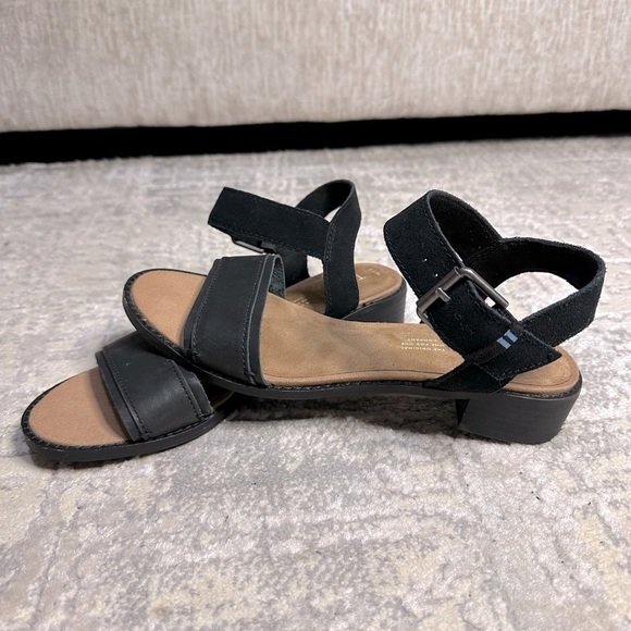 Toms | Shoes | Toms Camilia Leather Block Heel Sandals | Poshmark